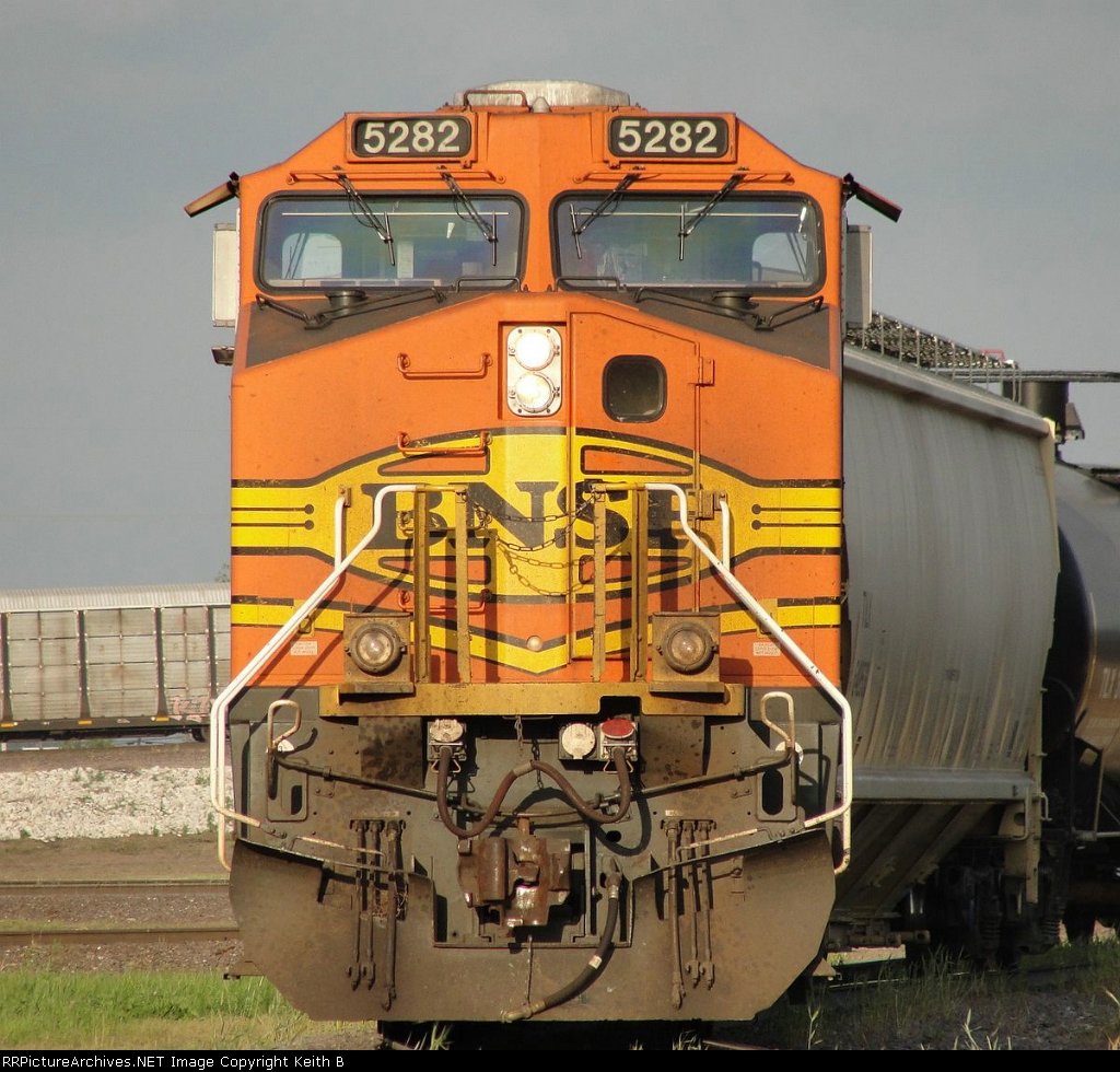 BNSF 5282
